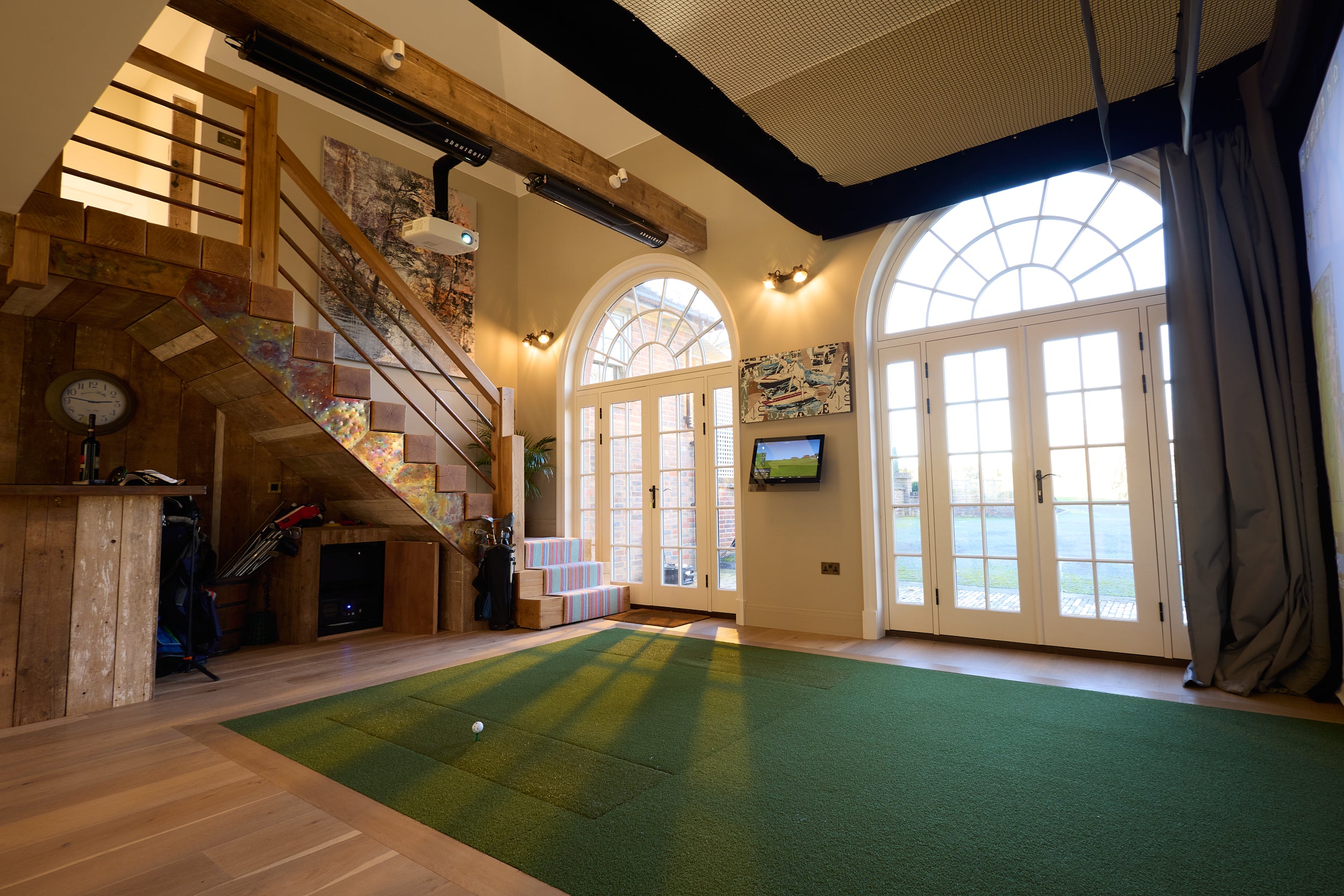 Urban Golf at Home | On The Tee | A Brief History of Golf Simulators